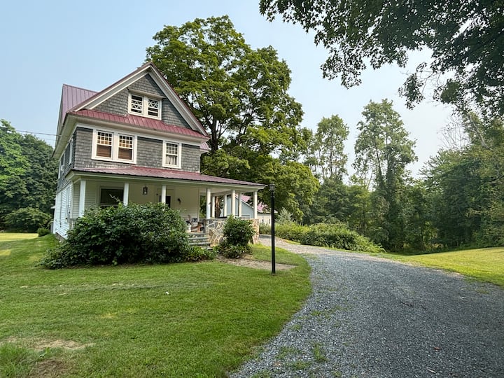 Perfect Lake George Getaway! - Lake George, NY