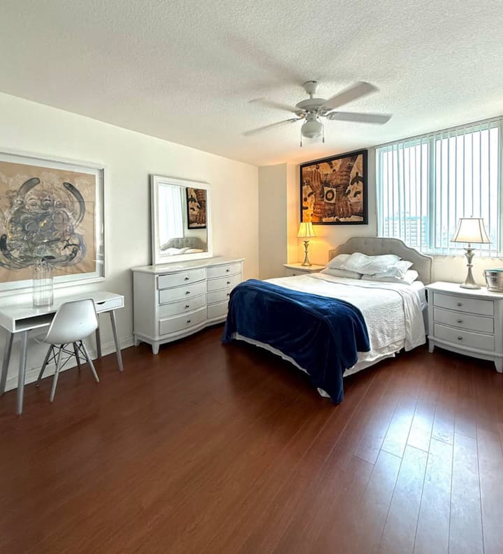 Room Near The River - Miami