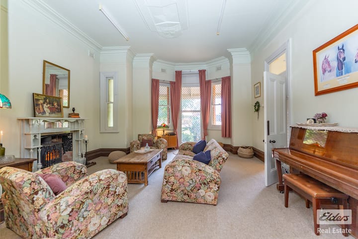The Vintage Room At ‘Minimbah’ - Northam
