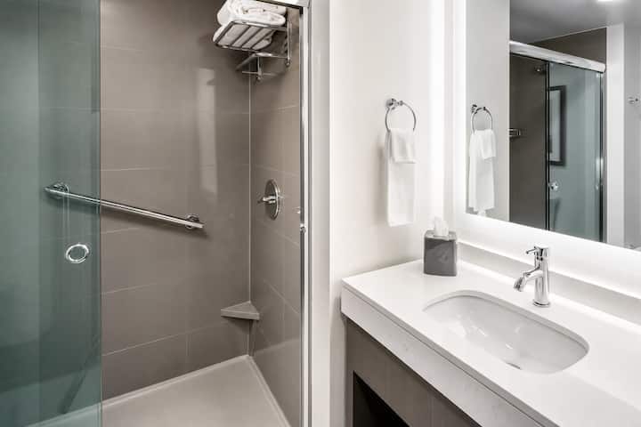 Modern Suite Close To Asu & Local Attractions - Tempe, AZ