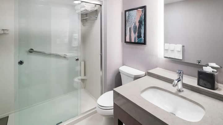 Experience Asu Locale In A Modern Room W/ Panache - Tempe, AZ