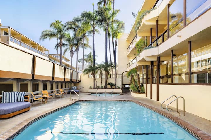 Beach Stay With Pool | Near Laguna Art Museum - Laguna Beach, CA