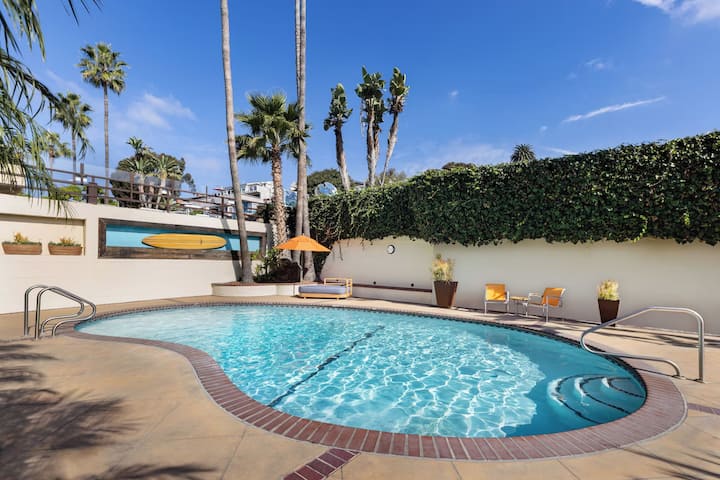 Clean, Coastal Room W/ Outdoor Swimming Pool - Laguna Beach, CA
