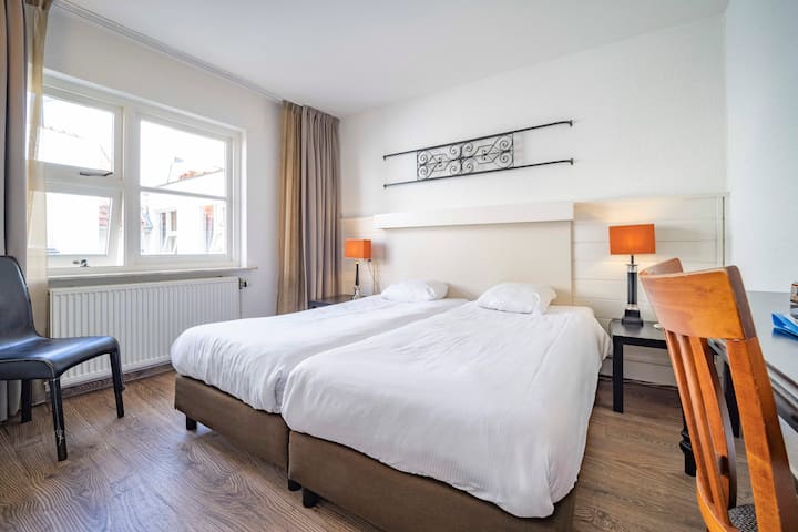 Trails + Free Parking Minutes To Julianatoren - Apeldoorn
