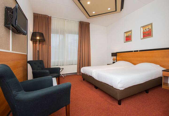 Free Parking Near Het Loo + Biking Trails - Apeldoorn