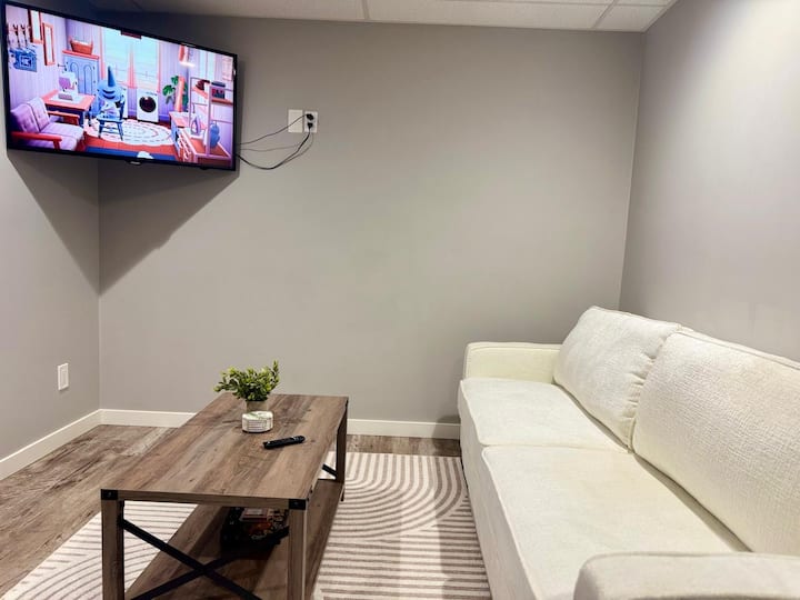 Casa A La Fort One Bedroom Basement Suite - Fort Saskatchewan