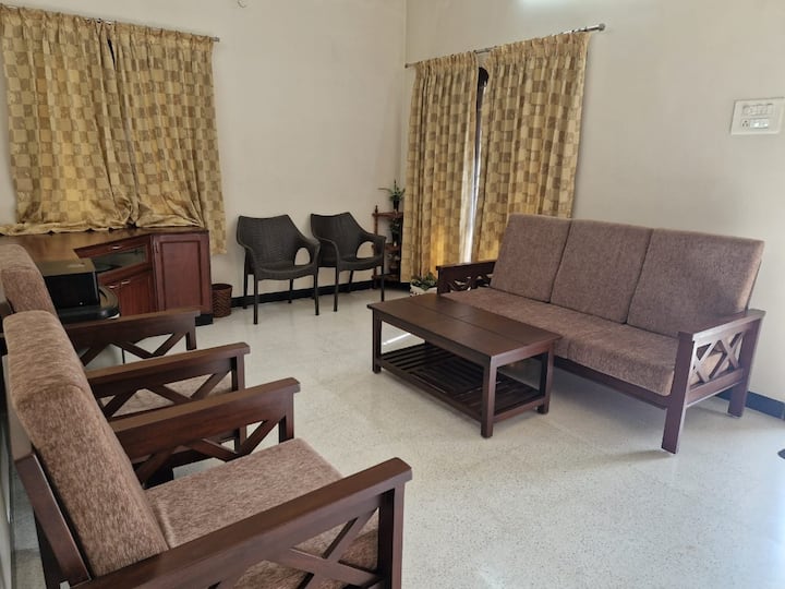 A Cozy Two Bedroom House - Coimbatore