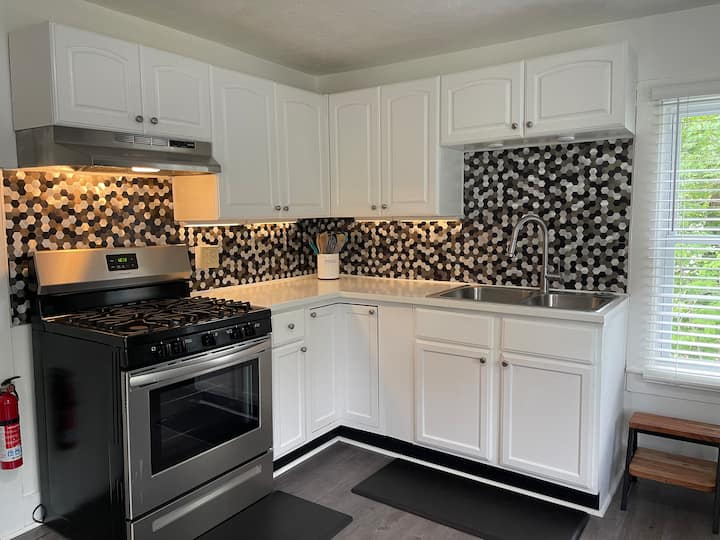 Oneonta Gem! 20 Minutes To Allstar Village! - Oneonta, NY