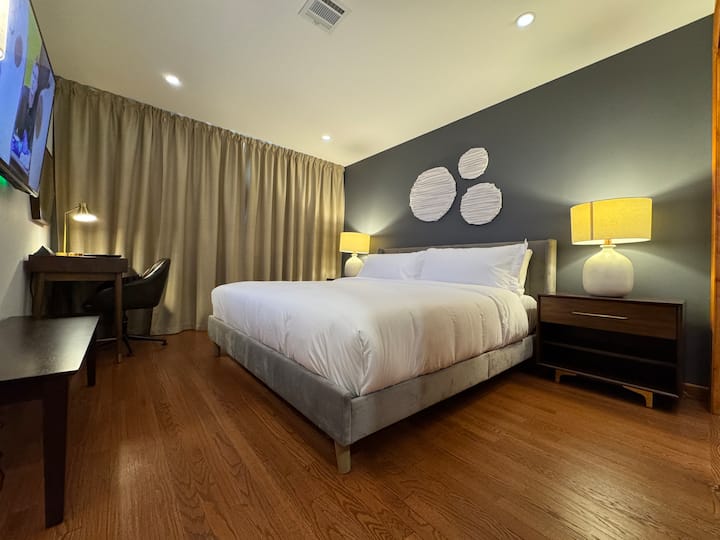 City-side Zen | 30 Mins To Nyc • Parking • 3br 1ba - Jersey City, NJ