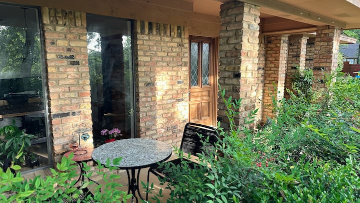 Cozy Home, Cozy Bedroom Near At&t Stadium - Fort Worth, TX