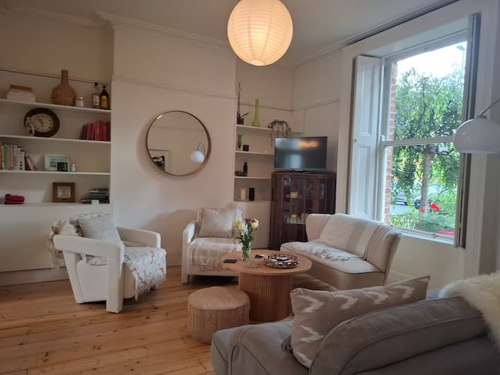 5 Bedrooms, 1.8km To City & 20 Mins Airport - Dublin