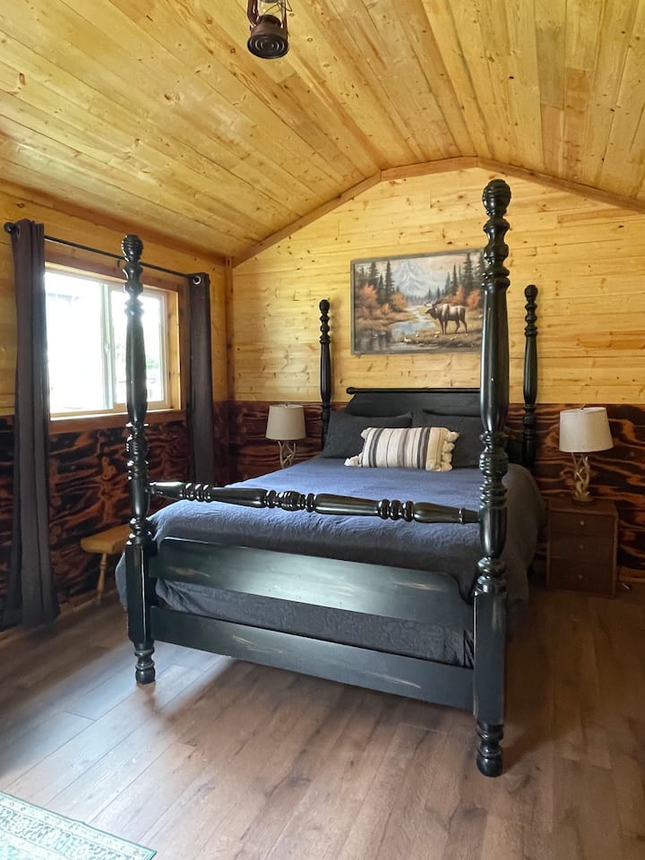 The Hunter Cabin (#2) - Homer, AK