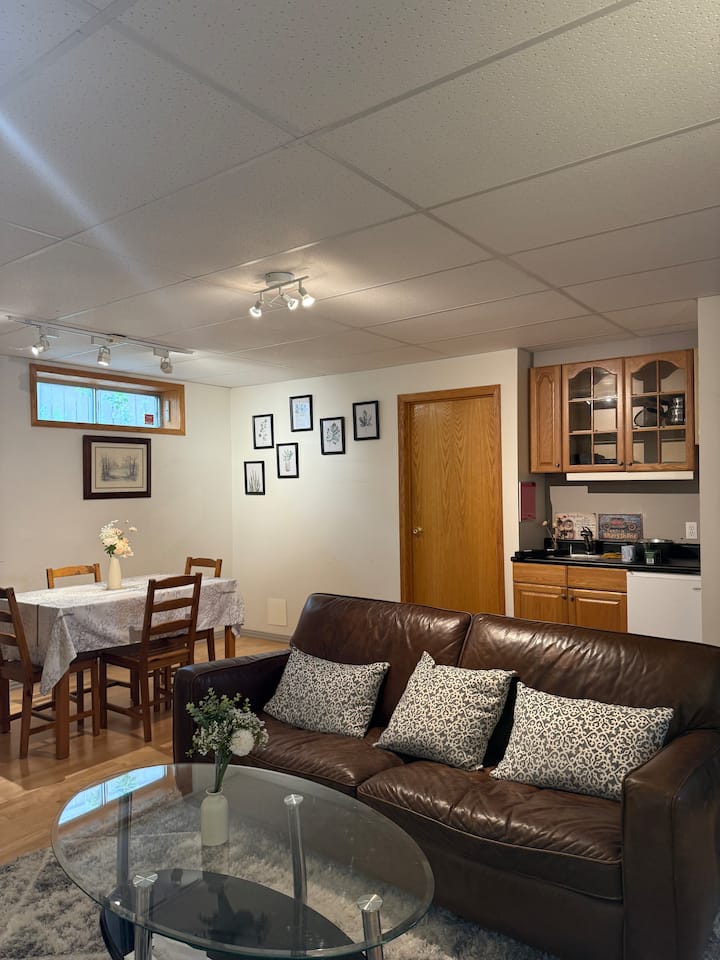 Relaxing Home, Great Vibes - Airdrie