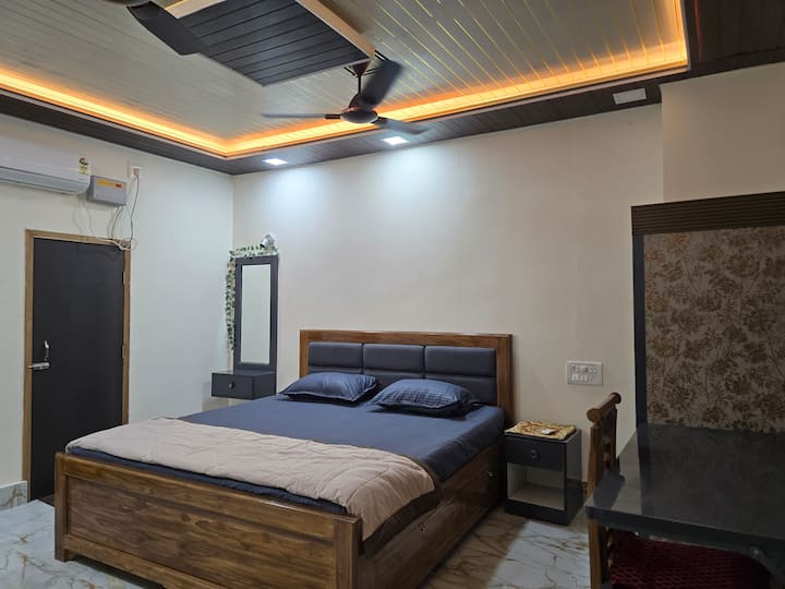 2bhk Home Fully Furnished At Saheed Nagar - China