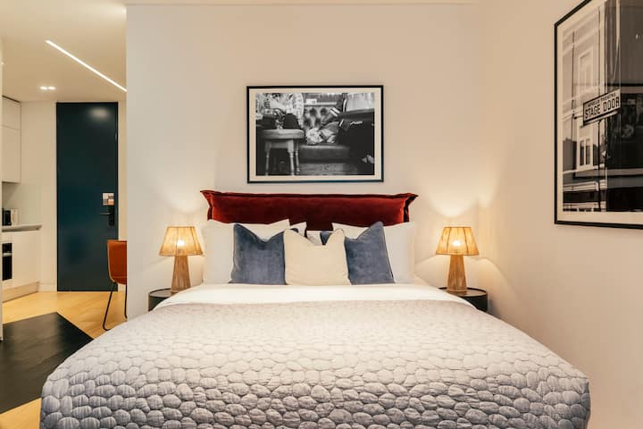 Bright Studio Retreat | Camden Living - London