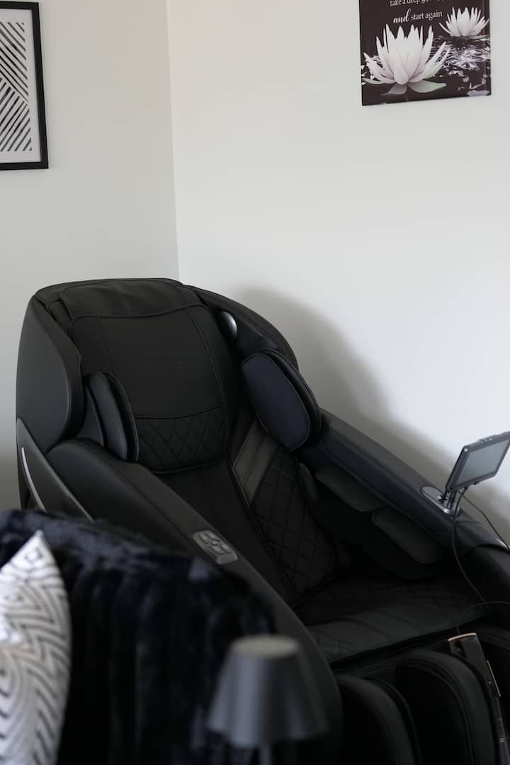 Luxe Retreat • Massage Chair • Relax & Recharge - Aéroport métropolitain de Détroit (DTW)