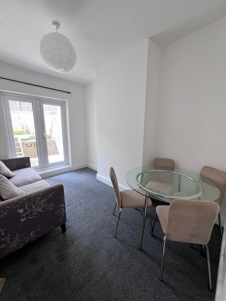 Fresh, 4 Bed House, Central. - Arnolfini Arts