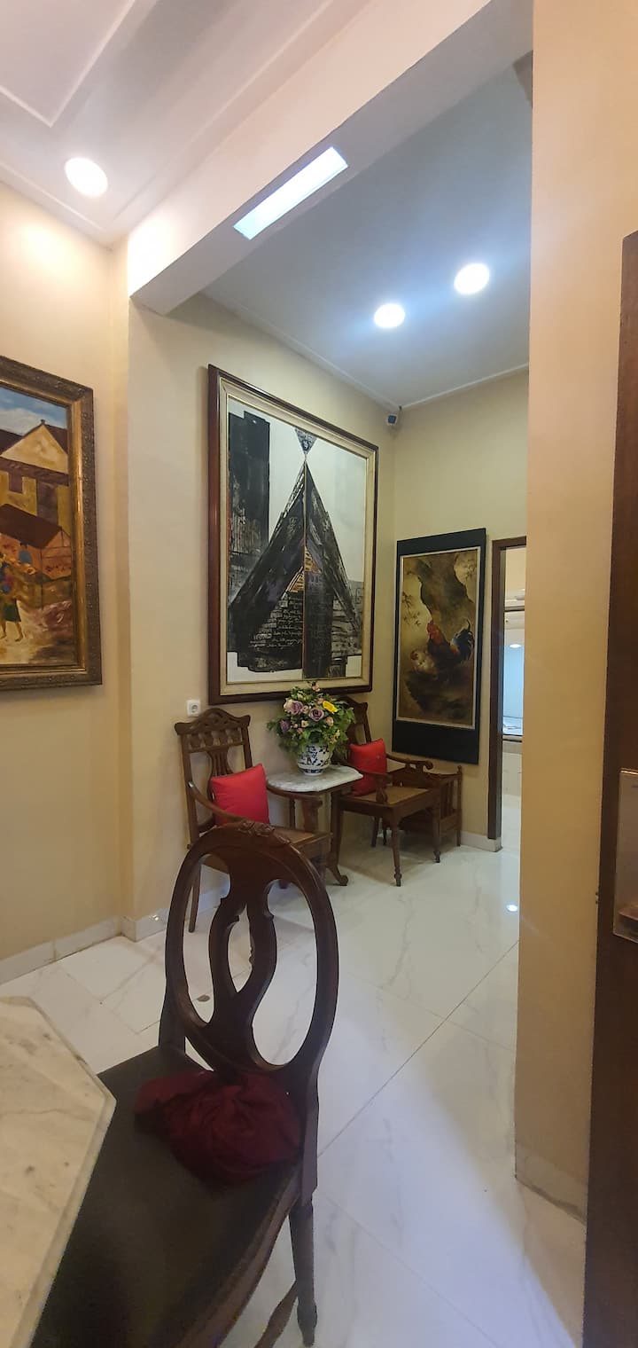 Loelyta Art House Family Room - Loji