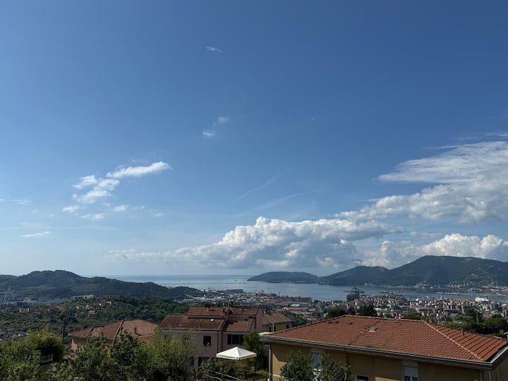 Apartment W/ View, Up To 9ppl, 10 Min From Center - La Spezia