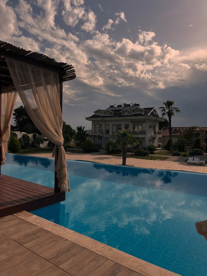 Lüks Sitede Havuzlu Geniş Apart - Ovacık