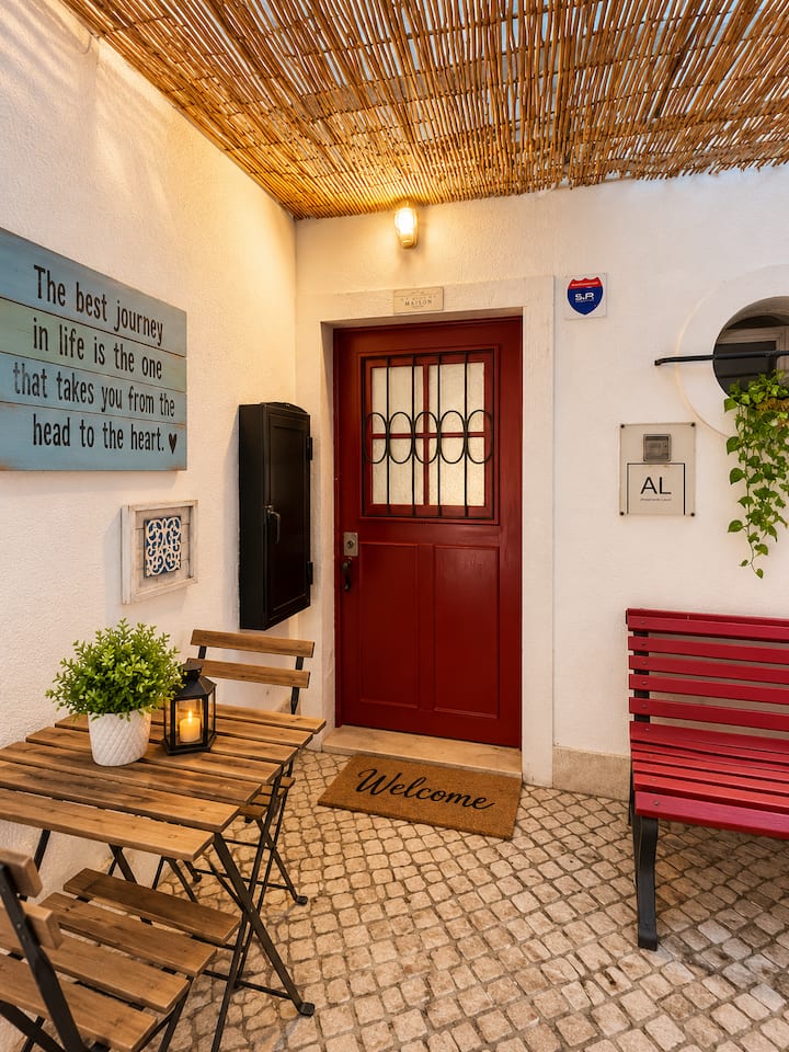 La Petite Maison | With Ac - Alfama
