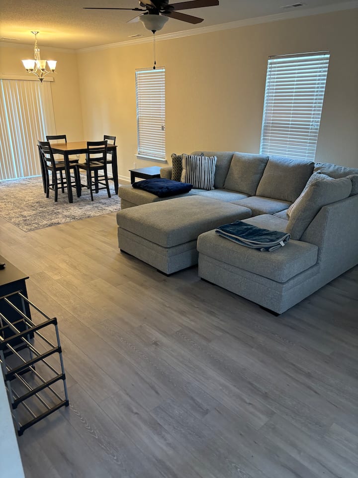 Beautiful Home Close To All Attractions - Chesapeake, VA