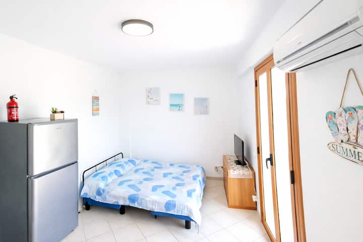 Pool & Sea House Vittoria | Wifi, A/c, Front Eolie - Falcone