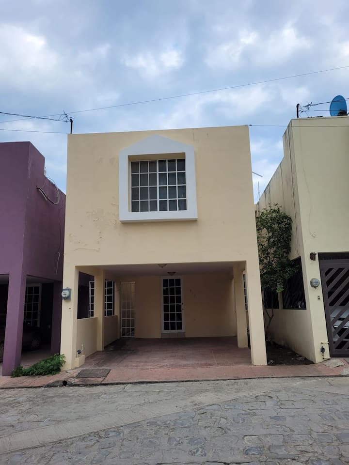 Hermosa Casa Bien Ubicada - Ciudad Valles