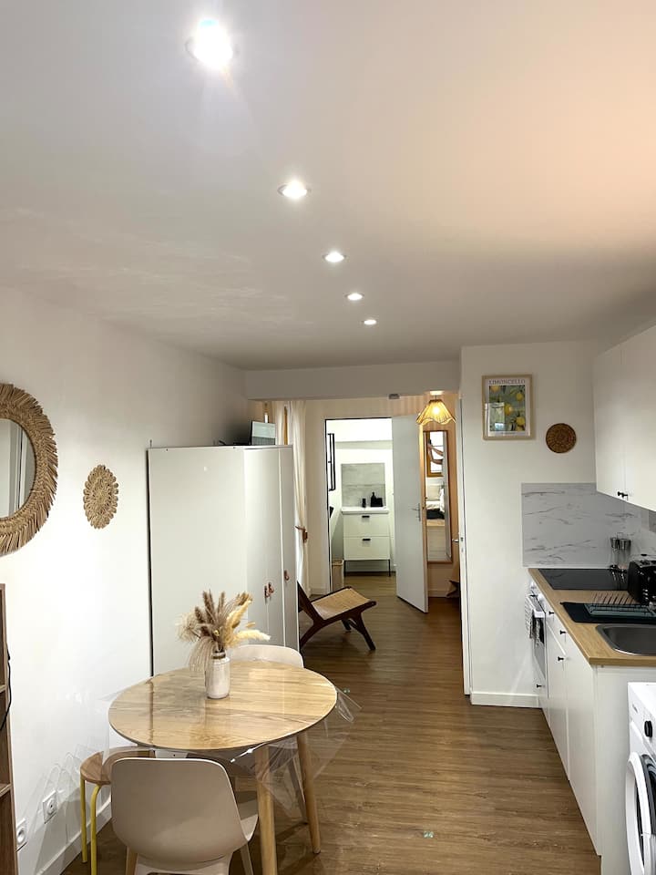 Suite 101 • Cœur De Pertuis –Studio Cosy Coin Nuit - Étang de la Bonde