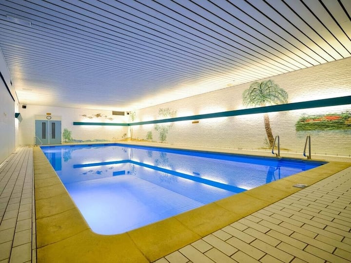Serene Getaway Suite With Indoor Swimming Pool - Doesburg