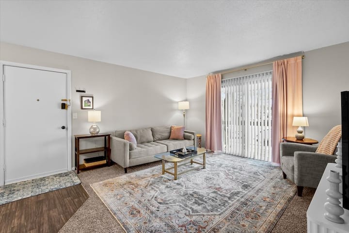 Stay Awhile|cozy 1br Retreat In Winston-salem - Winston-Salem, NC