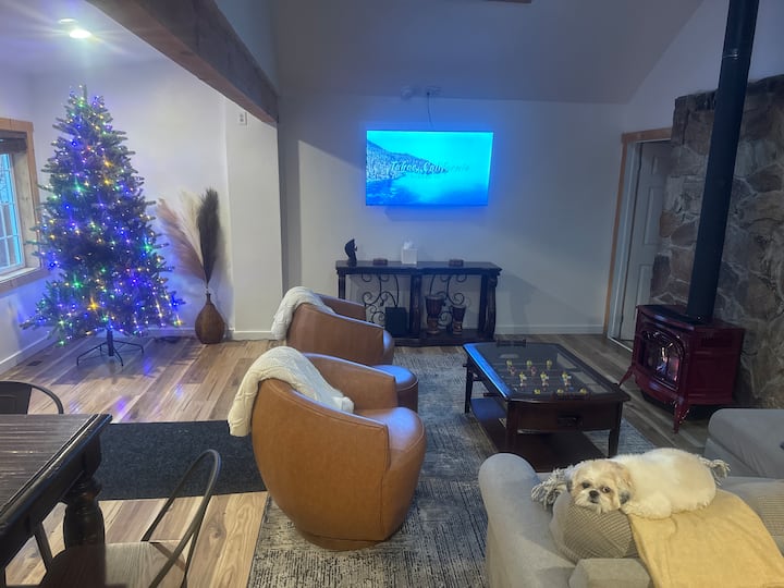 Hachi Cabin - North Lake Tahoe, CA