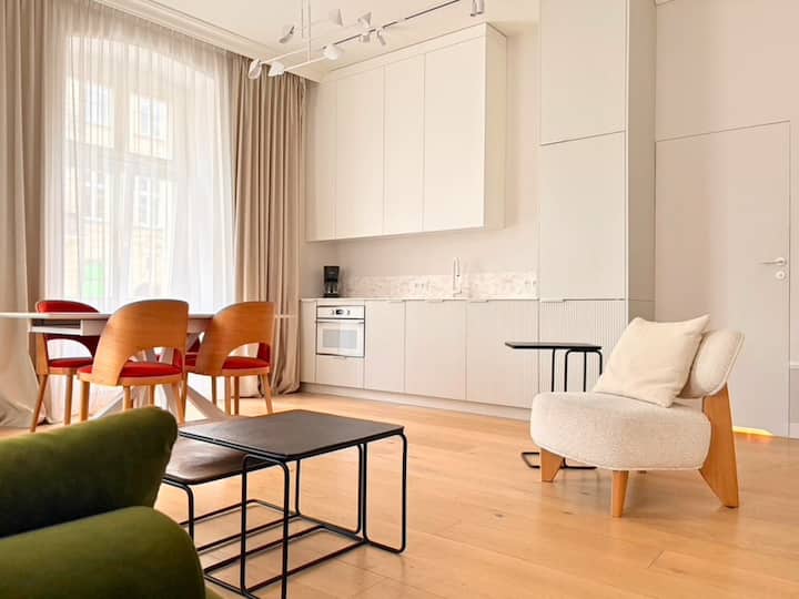 Apartment Shiro, 400m Market Square - Poznań