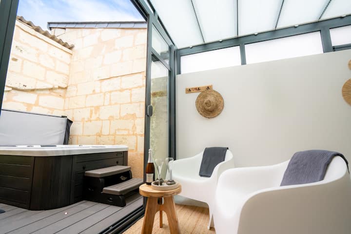 La Petite Maison Bleue/ Jaccuzi - Saumur