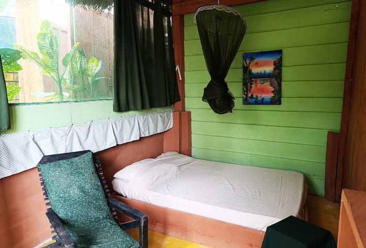Economic Room In Paradise - Nauta