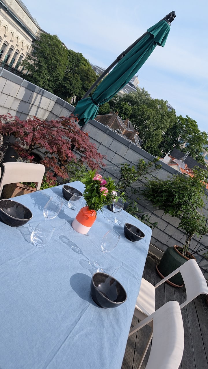 Huge Balcony In The Very Center - Forest