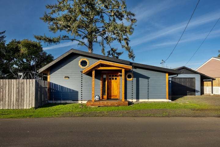 Cozy Crabin- Pet Friendly, Trailer/boat Parking - Waldport, OR