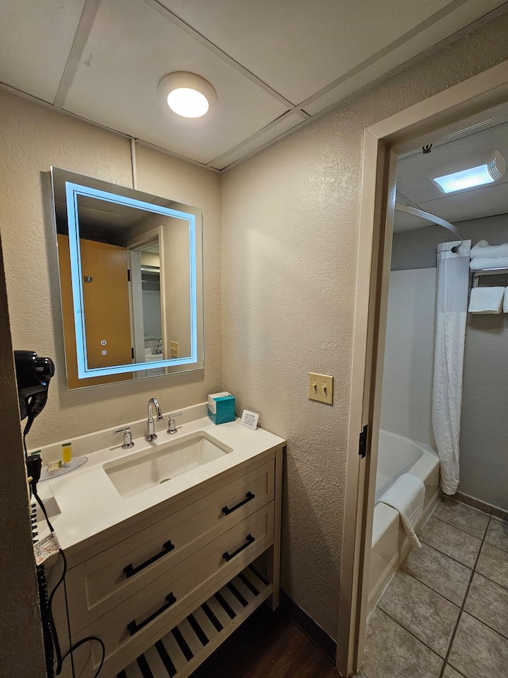 Business King Room - South Portland, ME