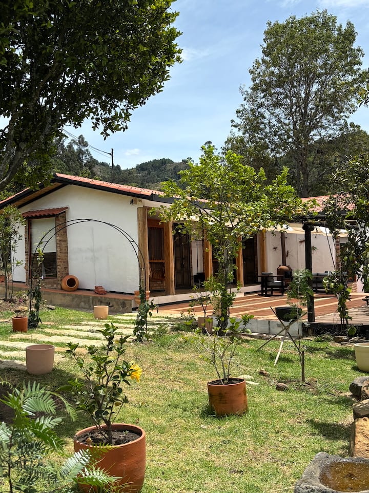 Alma Verde, Naturaleza Viva En Raquira - Ráquira