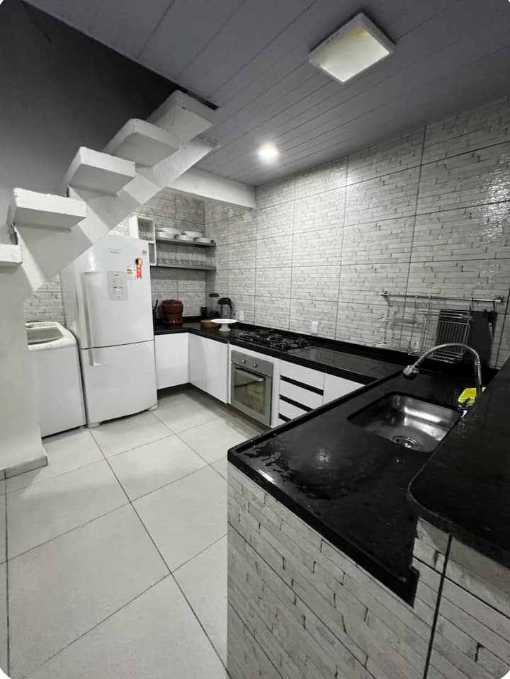 Linda Casa Com áRea De Lazer • - Manaus