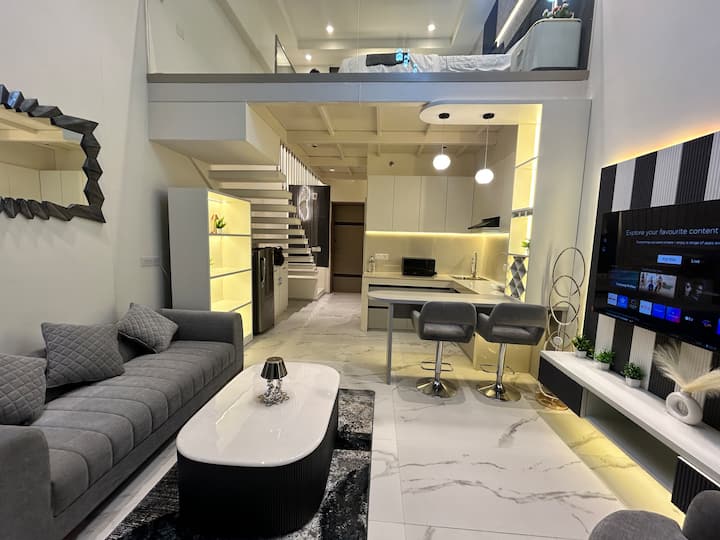 The Trenzy Home: Loft The Whitewood - Manesar