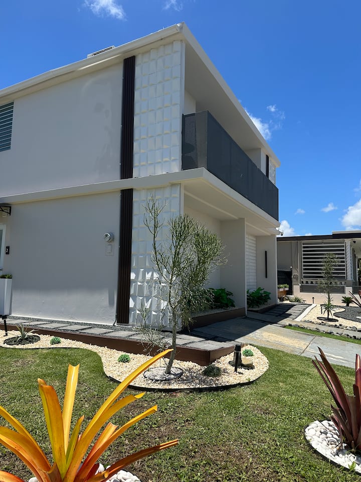 Fontana Guest# 3.  10 Minutes From The Airport - Puerto Rico