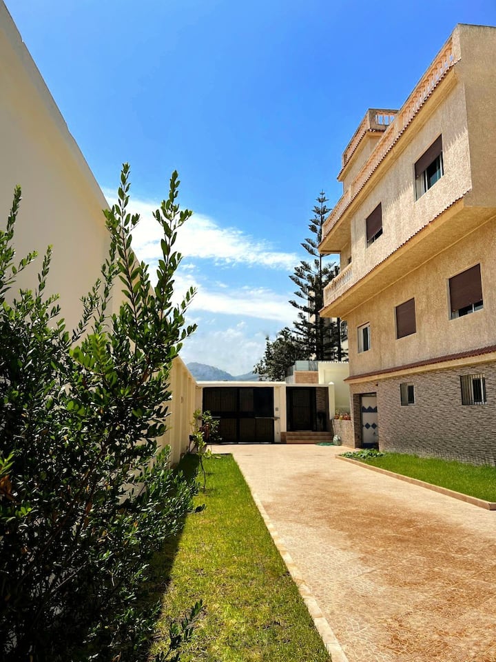 Luxury Villa With 4 Floors, Pool & Garden - Tétouan