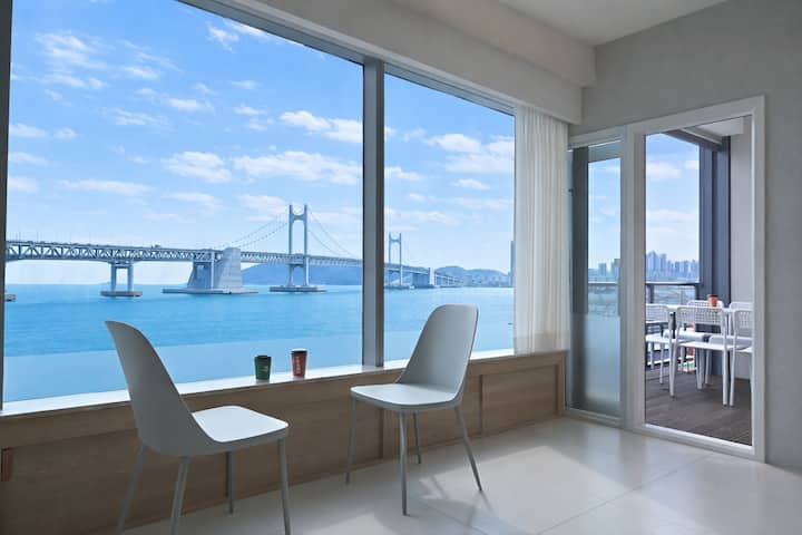 #바다산책더테라스201#오션뷰#광안대교#감성숙#부산여행 - Busan