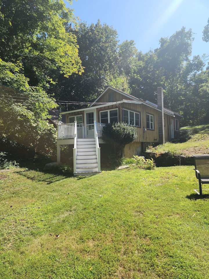 Telegraph Cottage @ Andover Lake - Coventry, CT