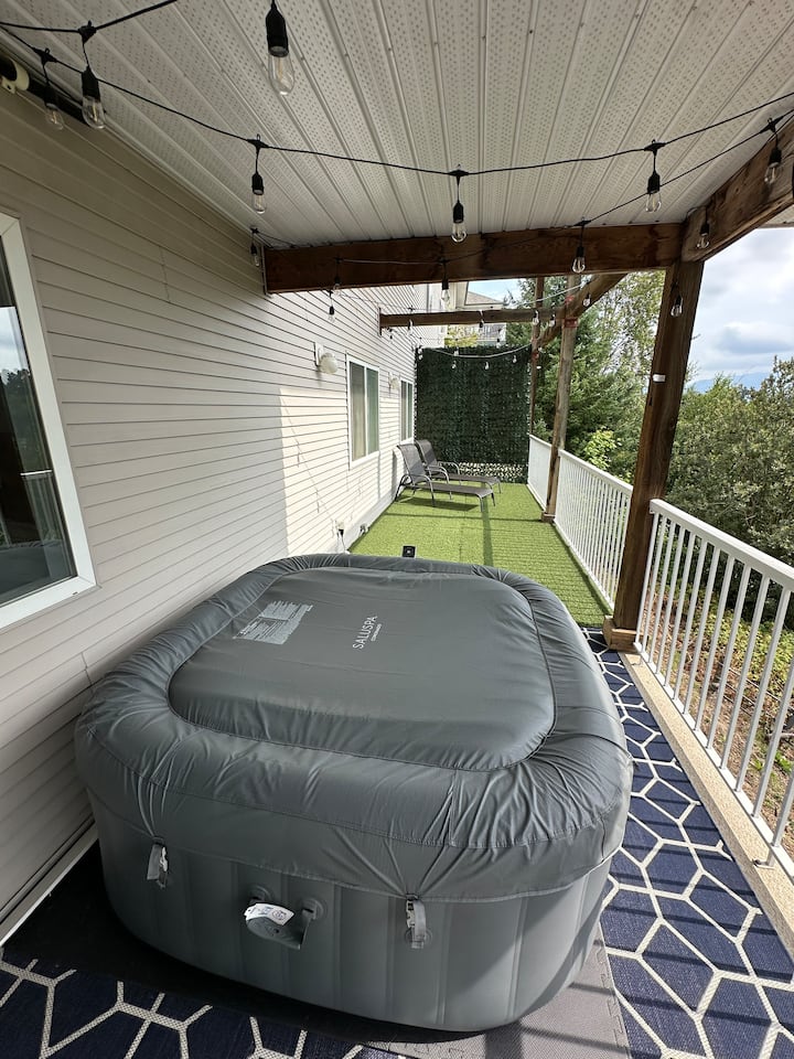 Private Hot Tub | Mountain Views | Near Highway - Abbotsford