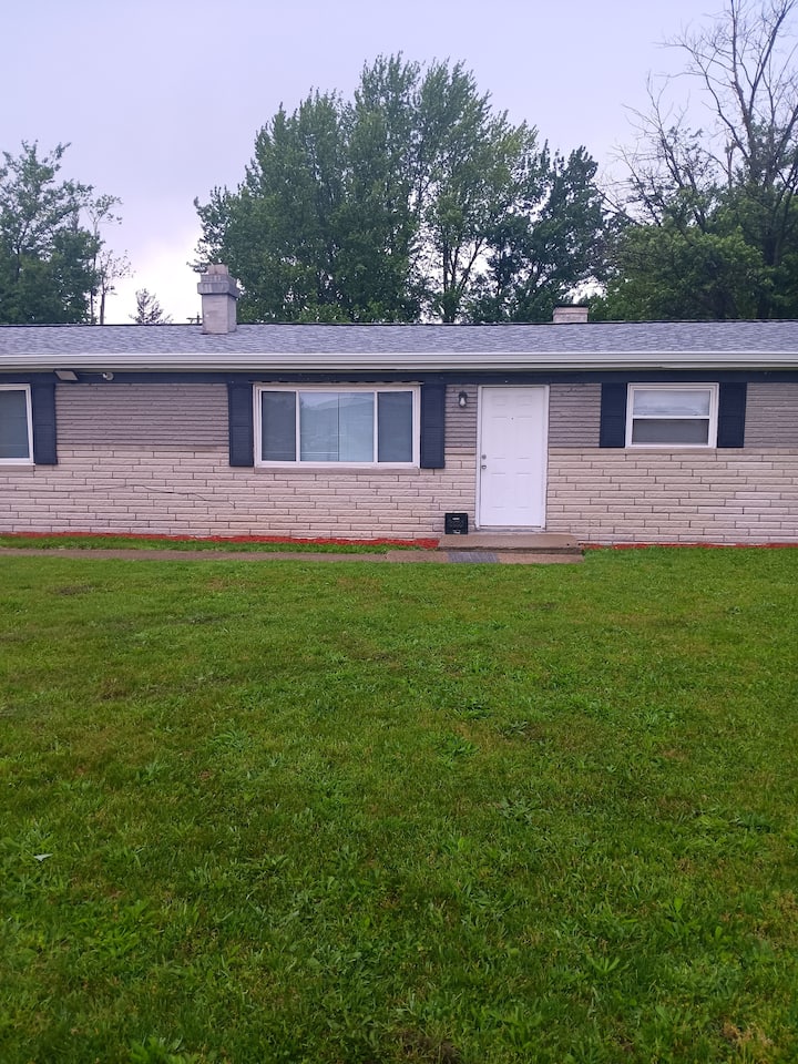 3 Bedroom Home In Avon 15 Mins From Race Track - Avon, IN