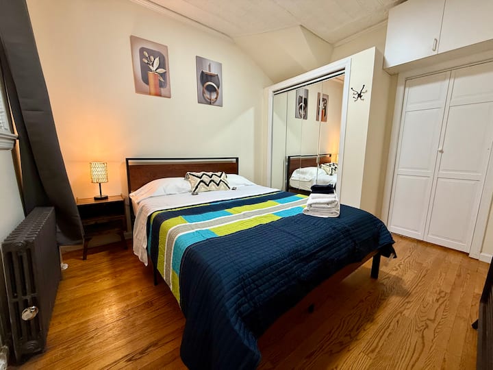 Hoboken Gem 1br W/exposed Brick – 5 Min Walk Path - Hoboken, NJ
