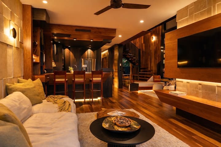 Designer Timber Villa • Luxury Escape Near Beach - Port Douglas