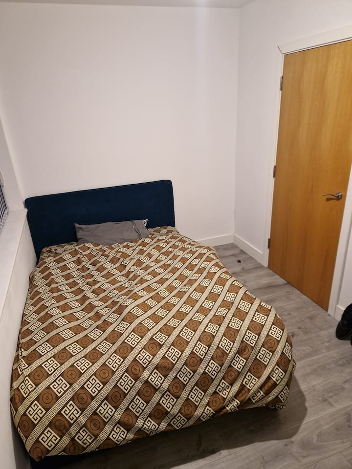 This Is A Beautiful Presented 1 Bedroom Flat - Basingstoke